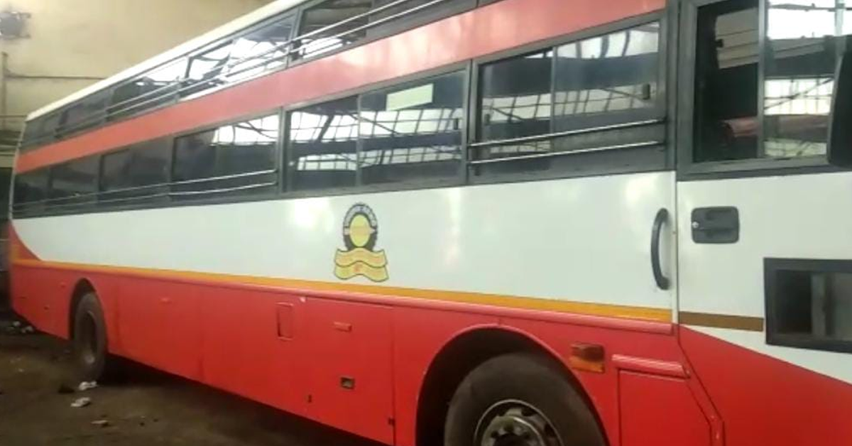 ST Bus Accident: हाईवे पार करते समय एसटी बस ने पैदल यात्री को ...