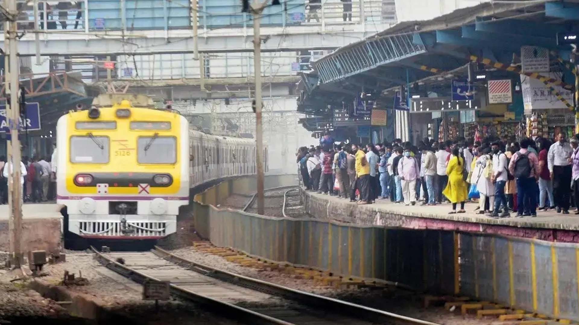 Mumbai Local Train Update: पश्चिम रेलवे सांताक्रूज़ और गोरेगांव स्टेशनों...