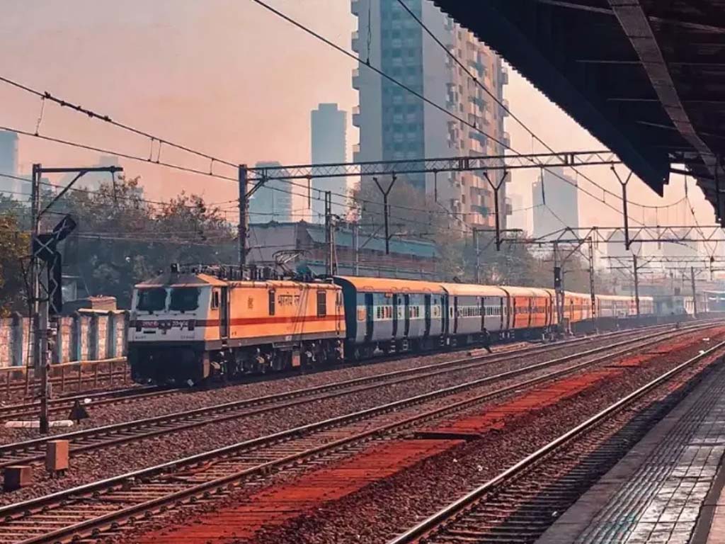 Pune Train News: पुणे में चल रहा है रेलवे का बड़ा काम, 23 ट्रैन हुई ...