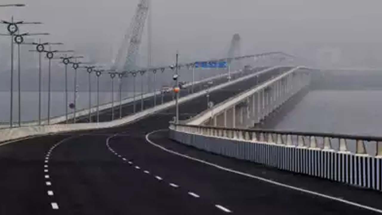 Atal Setu: मुंबई में भारत का सबसे लंबा समुद्री पुल अटल सेतु, पीएम मोदी...