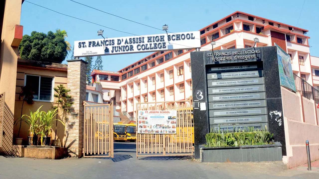 Mumbai's IC Colony shooting: मुंबई के आईसी कॉलोनी गोलीबारी के...