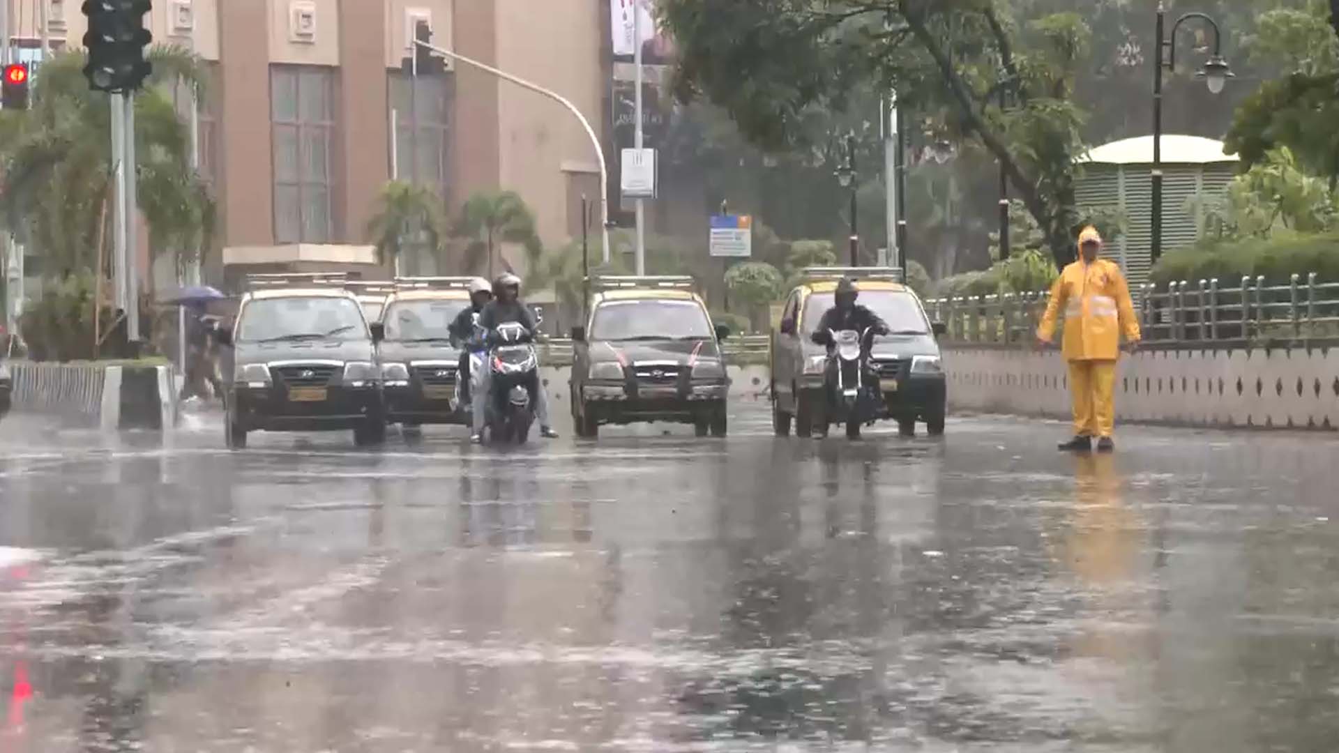 Mumbai Rain Update: मुंबई और महाराष्ट्र के लिए अगले 3-4 घंटे खतरना...