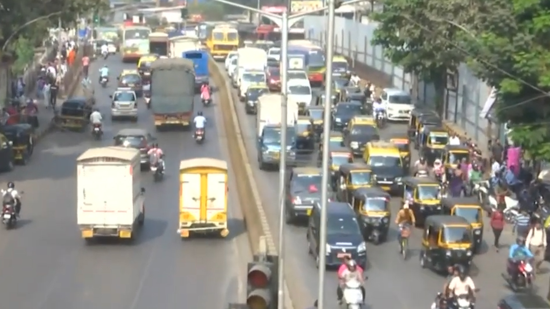 Sion Flyover: सायन फ्लाईओवर खतरनाक घोषित, भारी वाहनों पर रोक