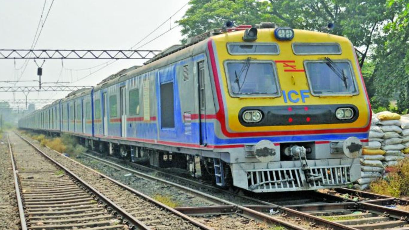 Mumbai AC Local Train : मुंबई को जल्द मिलेंगी 238 एसी लोकल ट्रेने।